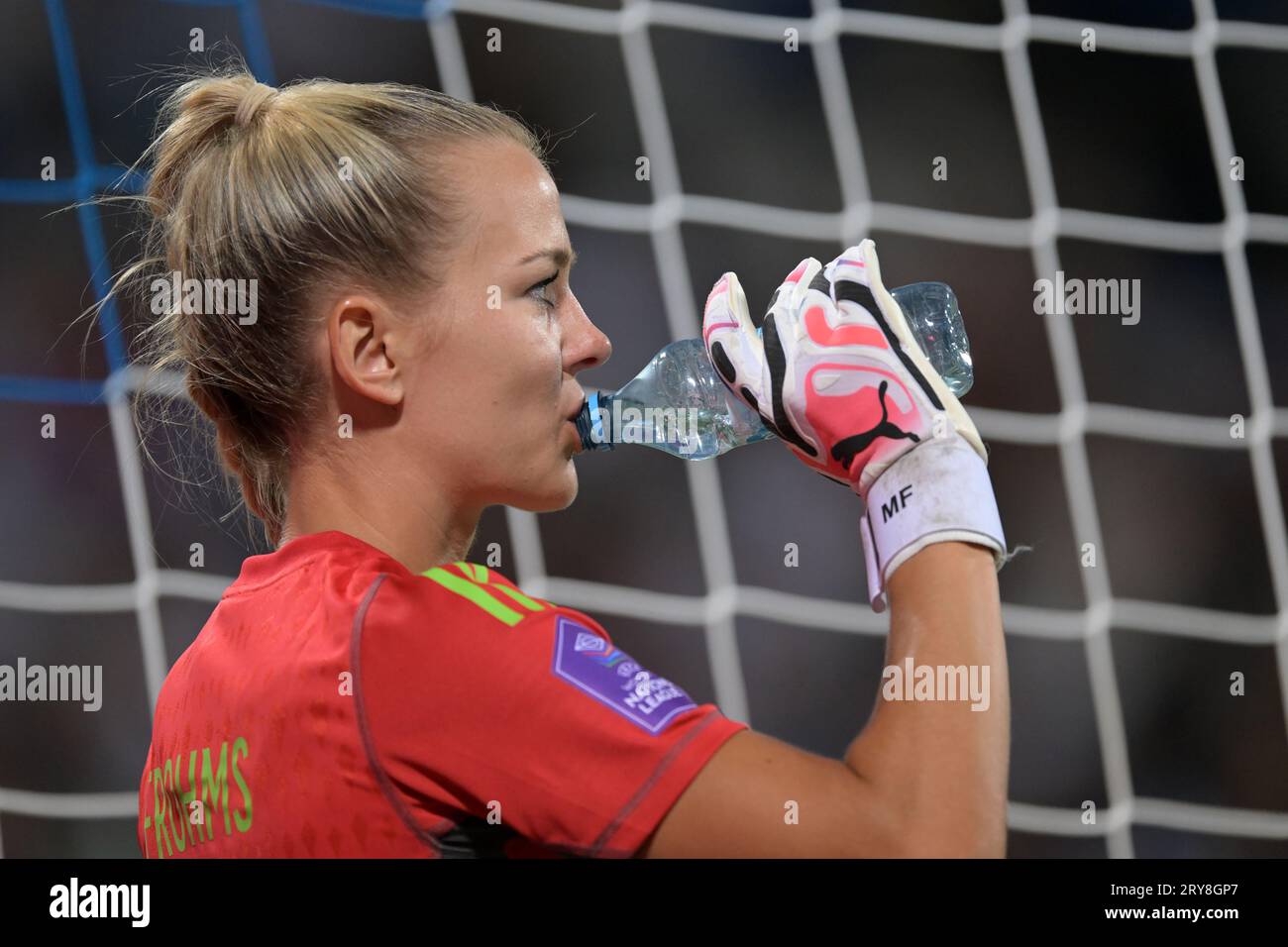 BOCHUM - Germany goalkeeper Merle Frohms during the UEFA Nations League ...