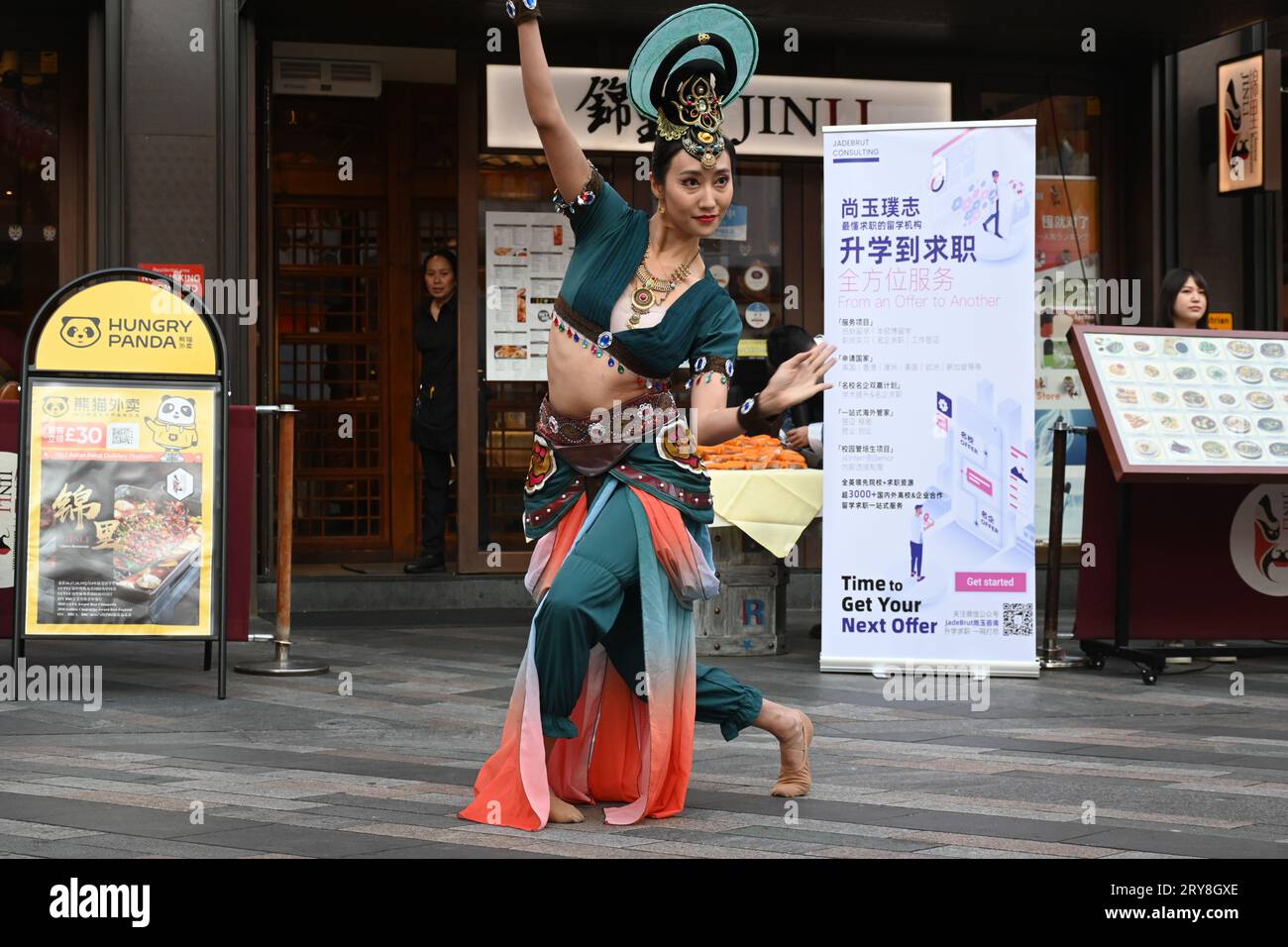 Chinatown London, UK. 29th Sep, 2023. London Chinatown, UK. Hangyu Zhou performs Dun Huang Dance ...