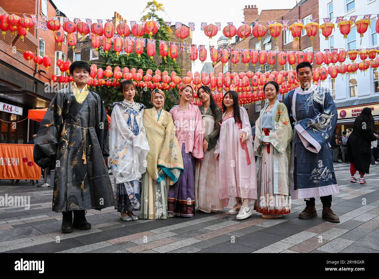Dun huang dance hi-res stock photography and images - Alamy