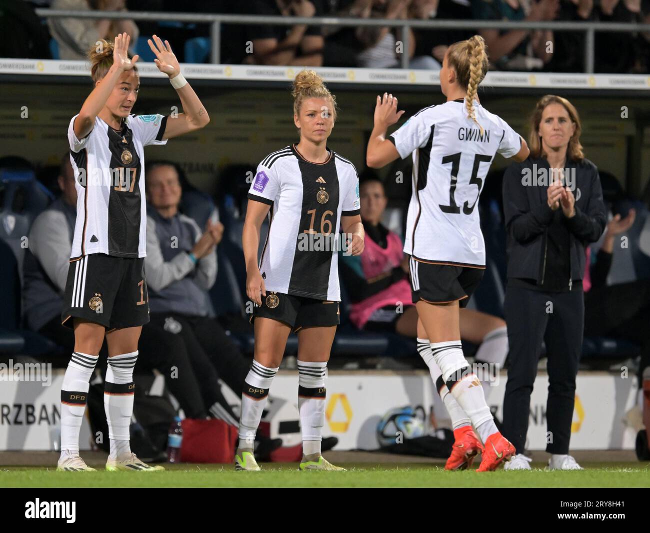 BOCHUM - (l-r) Felicitas Rauch of Germany, Linda Dallmann of Germany ...