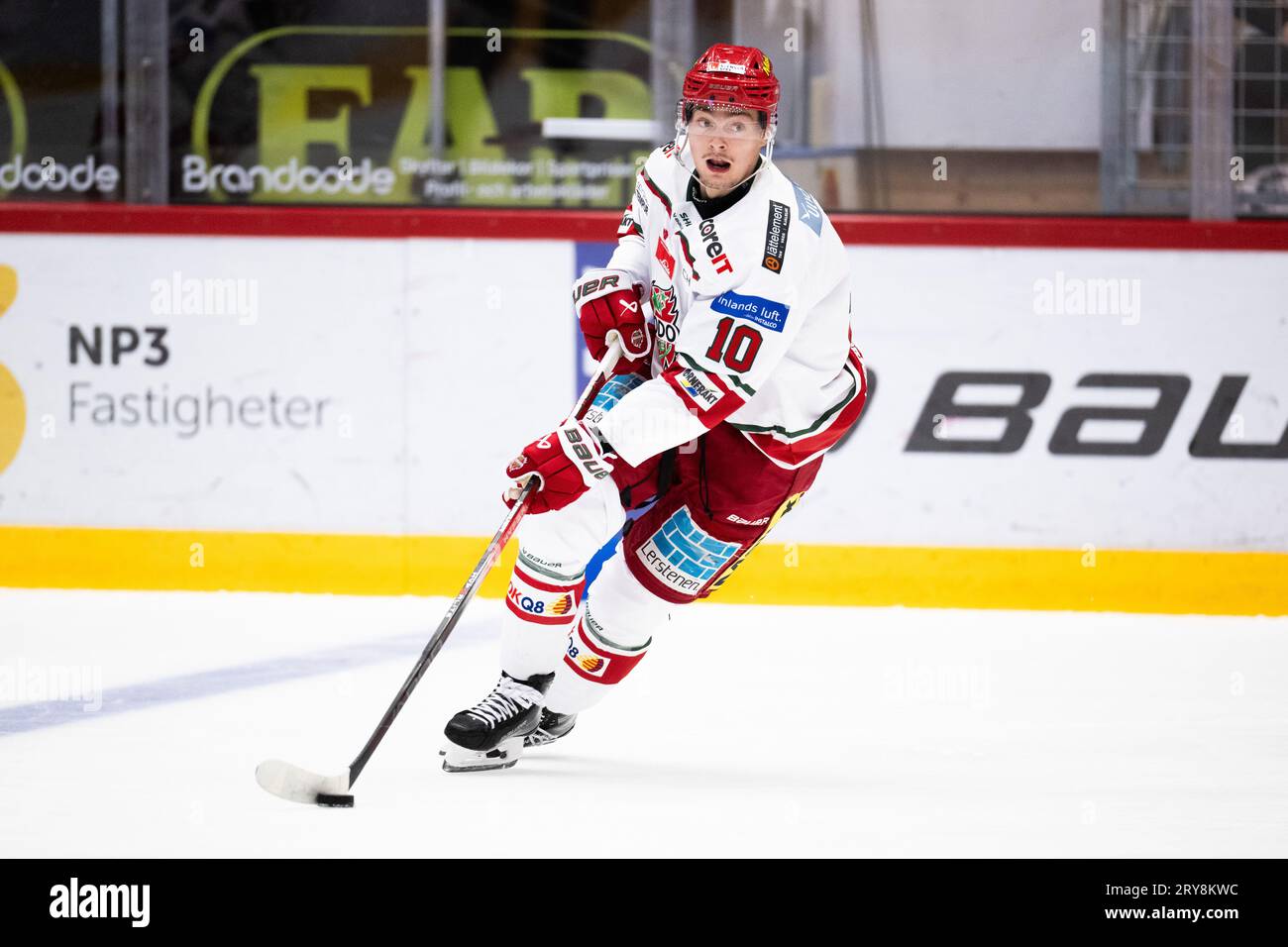 230923 MoDos Sampo Ranta under ishockeymatchen i SHL mellan Timrå och MoDo den 23 september 2023 ...