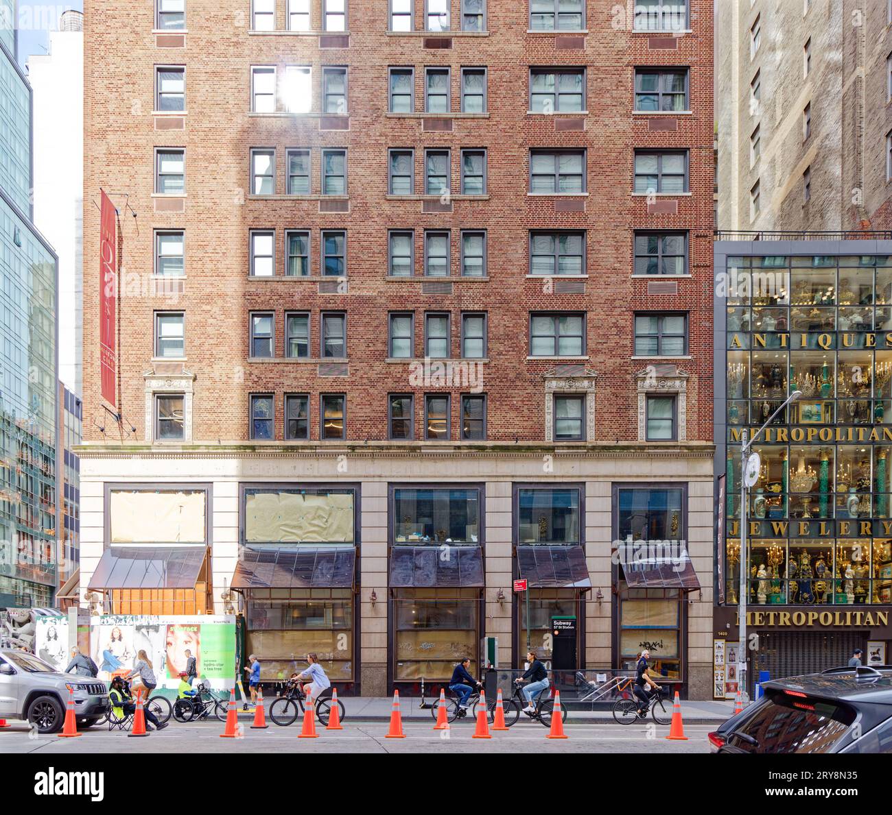 101 west 57th street hi-res stock photography and images - Alamy