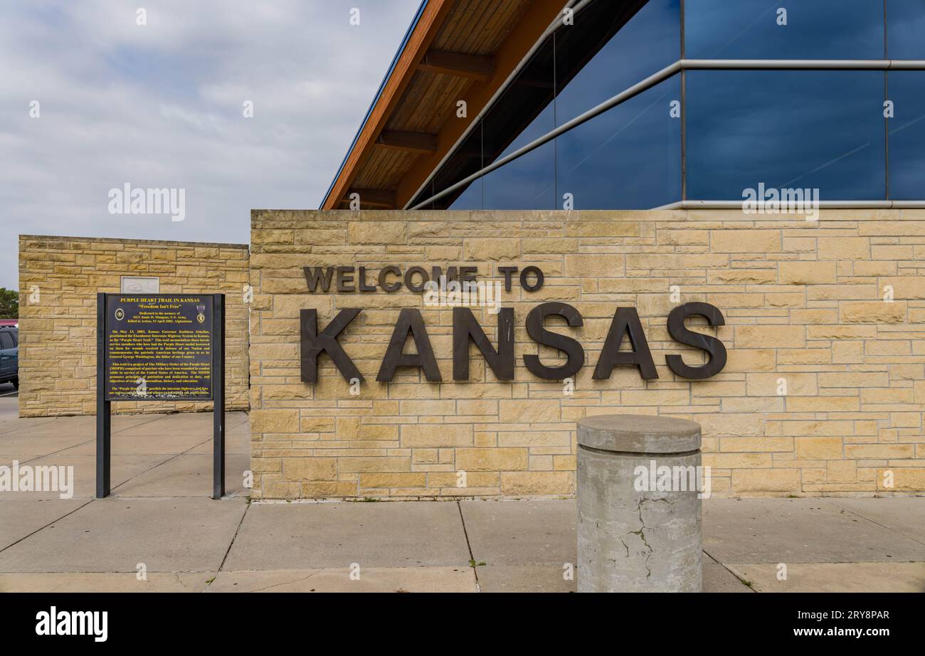 Welcome to kansas sign hi-res stock photography and images - Alamy