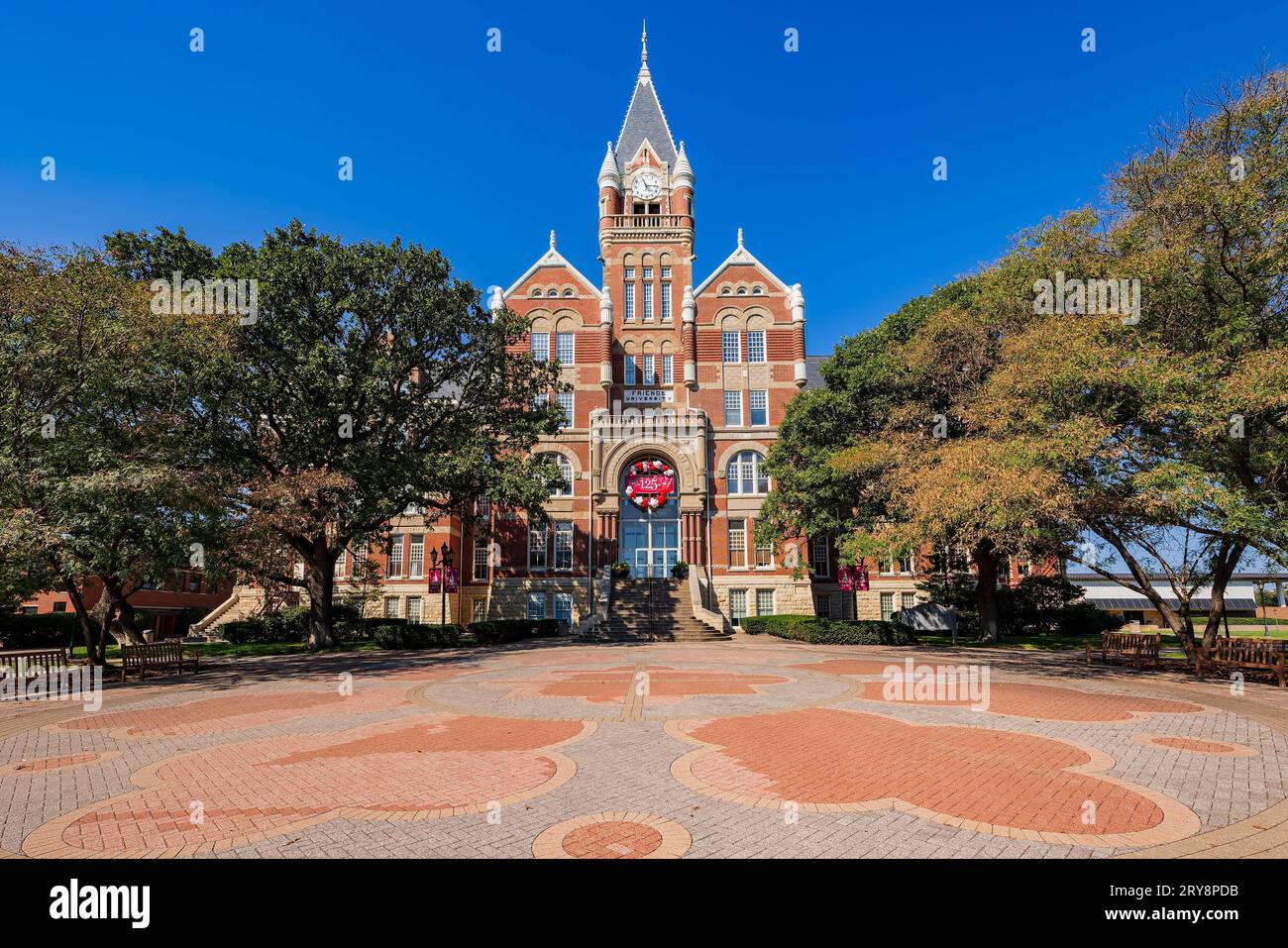 Sunny view campus kansas city hi-res stock photography and images - Alamy