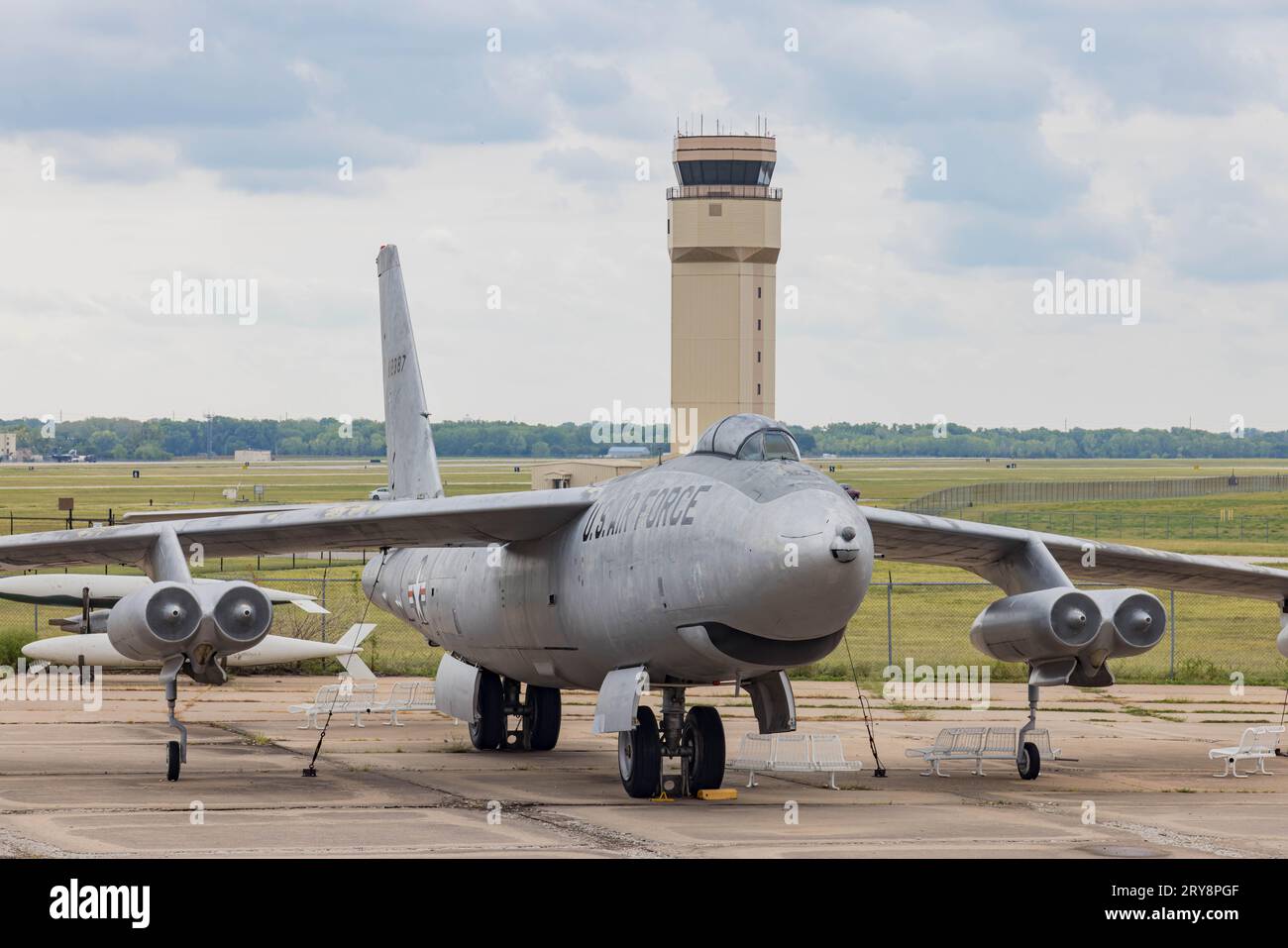Boeing b 47 stratojet hi-res stock photography and images - Alamy