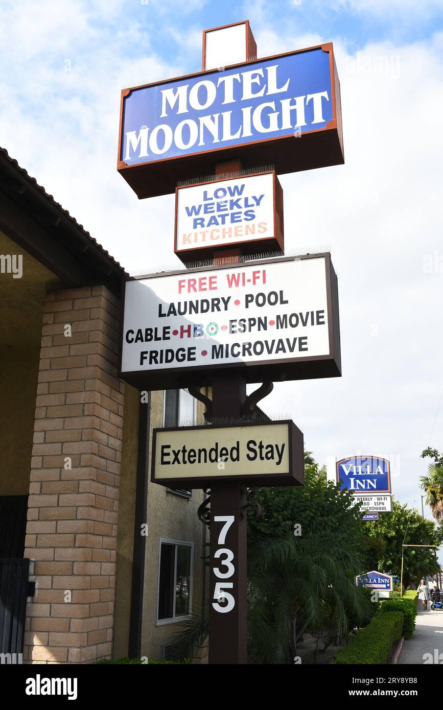 Moonlight motel hi-res stock photography and images - Alamy