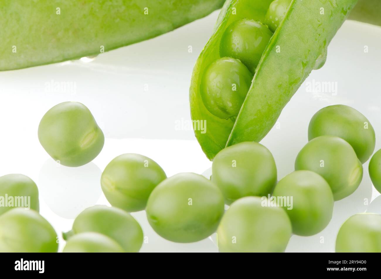 Fresh green pea pod Stock Photo - Alamy
