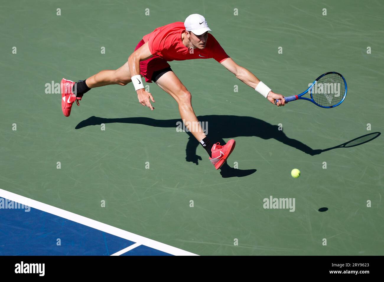 Tennisspieler Jack Draper (GBR) in Aktion bei den US Open 2023, USTA ...