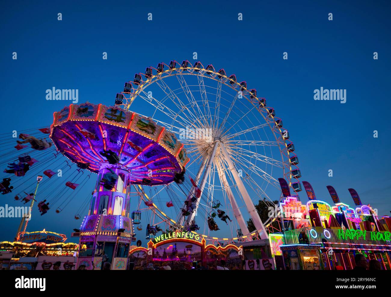Wave flight, chain carousel, Ferris wheel, ride, Cannstatter Volksfest ...