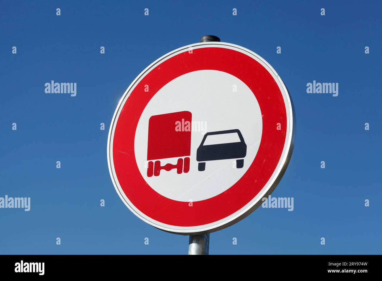 Traffic sign no overtaking for trucks, lorries, motor vehicles over 3 ...