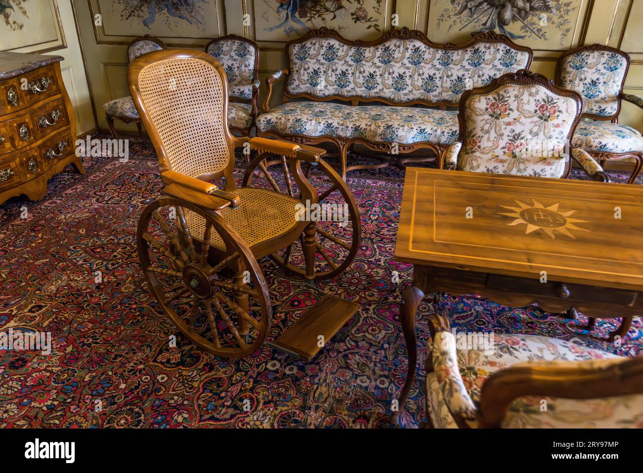 Le bourgo hi-res stock photography and images - Alamy