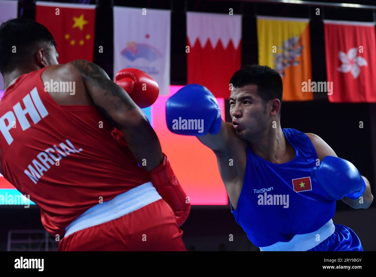 Hangzhou, China. 29th Sep, 2023. Eumir Felix Marcial (L) of the ...