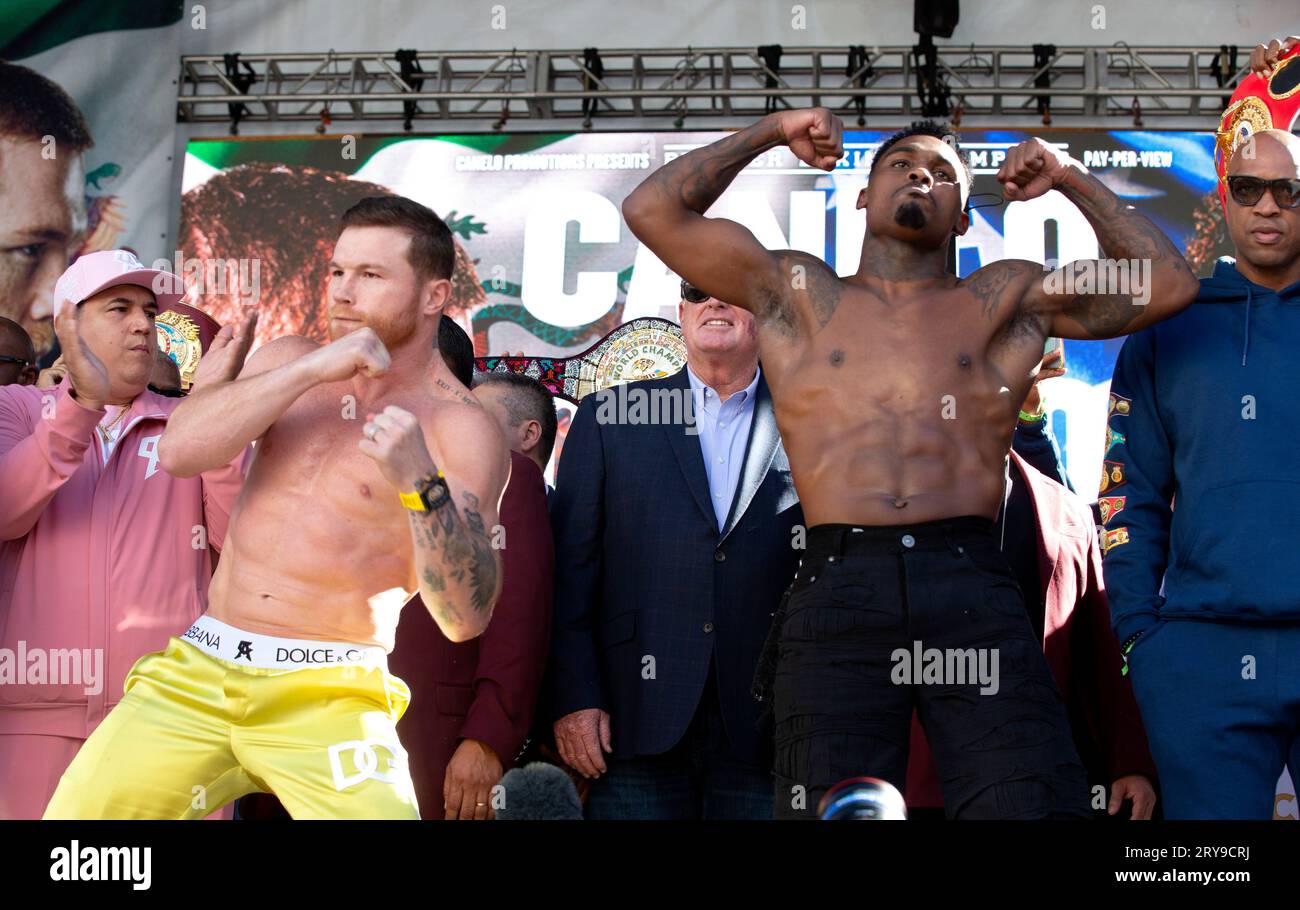 Super middleweight champion Canelo Alvarez, left, and Jermell Charlo ...