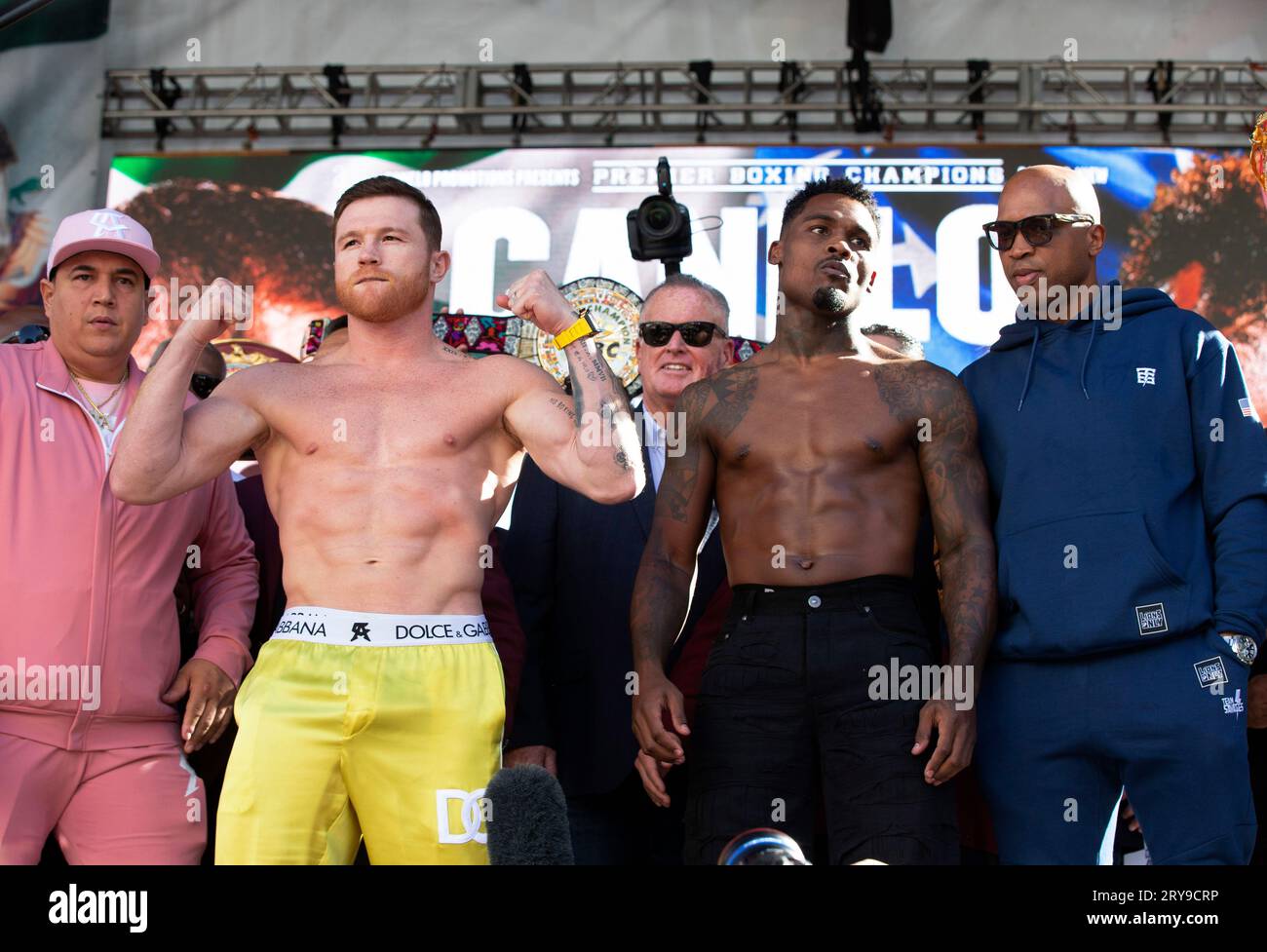 Super middleweight champion Canelo Alvarez, left, and Jermell Charlo ...