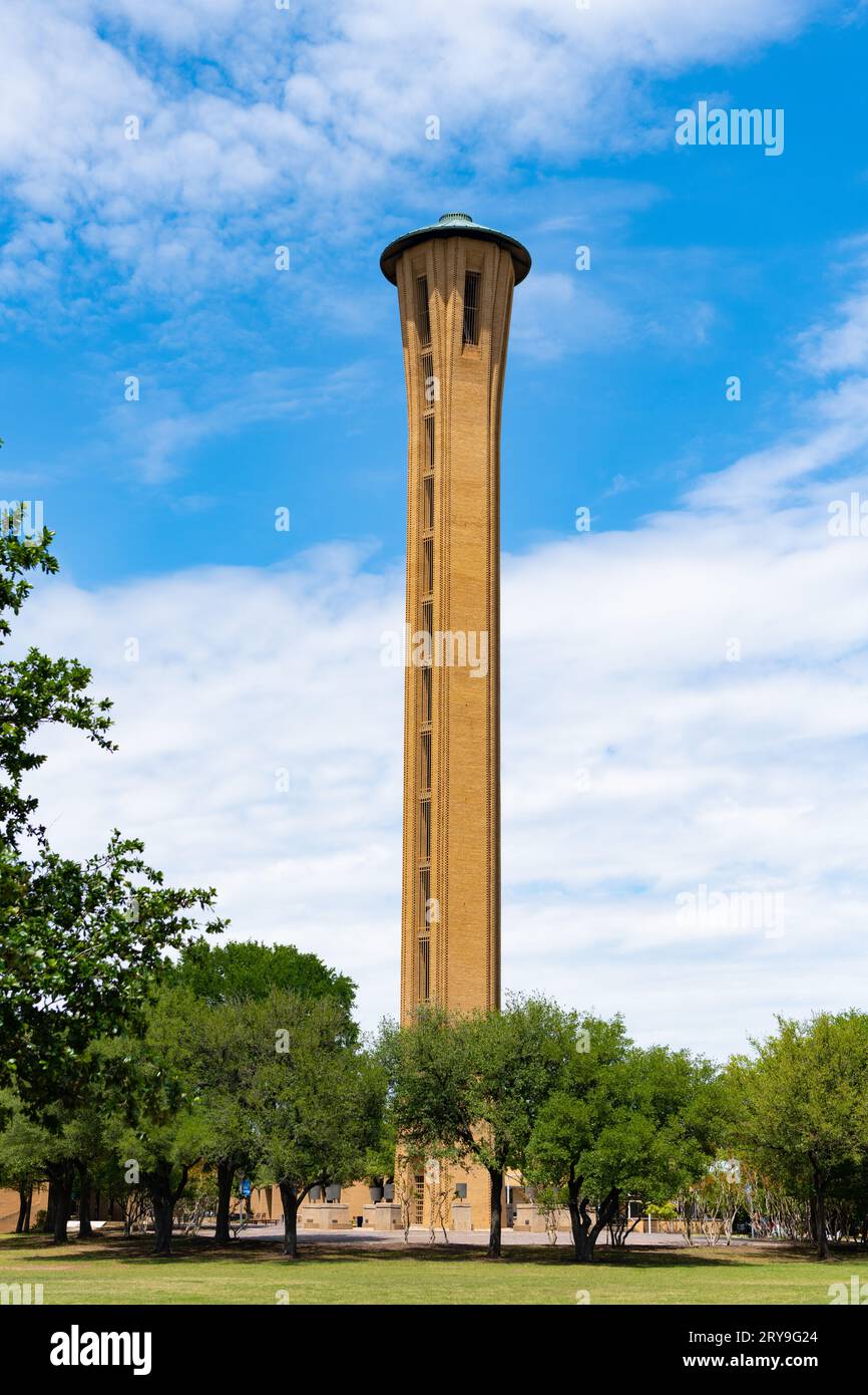 dallas university tower architecture. high building in university ...