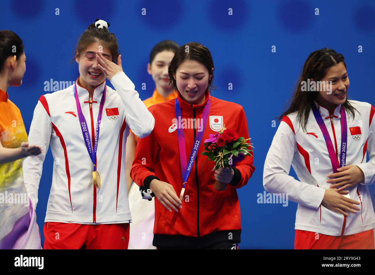 Hangzhou, China. 30th Sep, 2023. (L to R) Zhang Yufei (CHN), Rikako ...