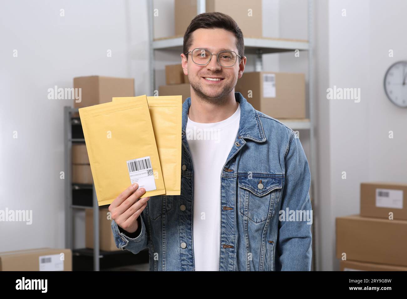 Store paper drop hi-res stock photography and images - Alamy