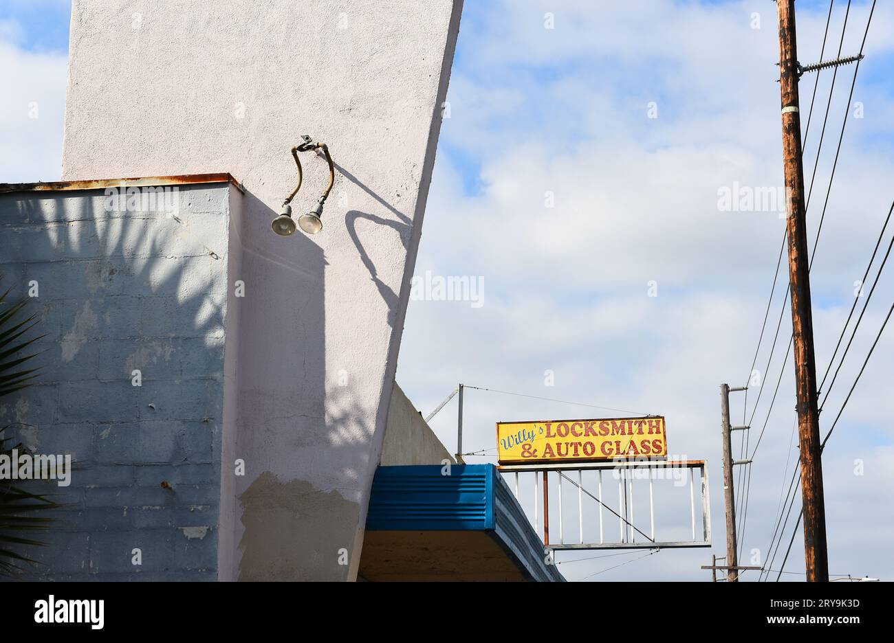 STANTON, CALIFORNIA - 17 SEPT 2023: Willys Locksmith and Auto Glass on ...