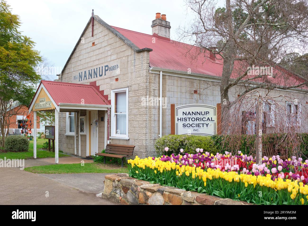 Timber framed gabled portico hi-res stock photography and images - Alamy