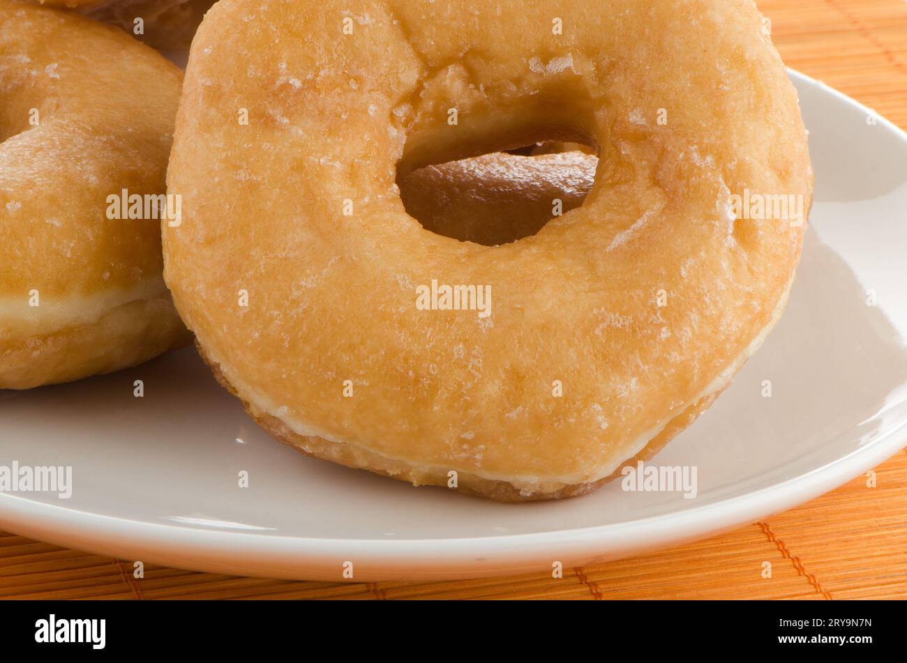 Donuts with a hole hi-res stock photography and images - Alamy