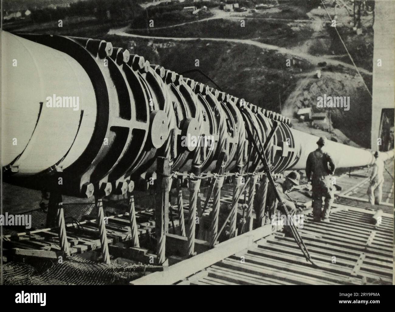 Golden Gate Bridge articulated cable band, 1937 Stock Photo - Alamy