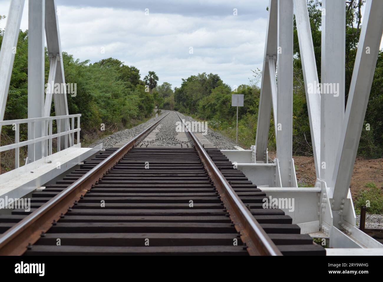 Train track srilanka hi-res stock photography and images - Alamy