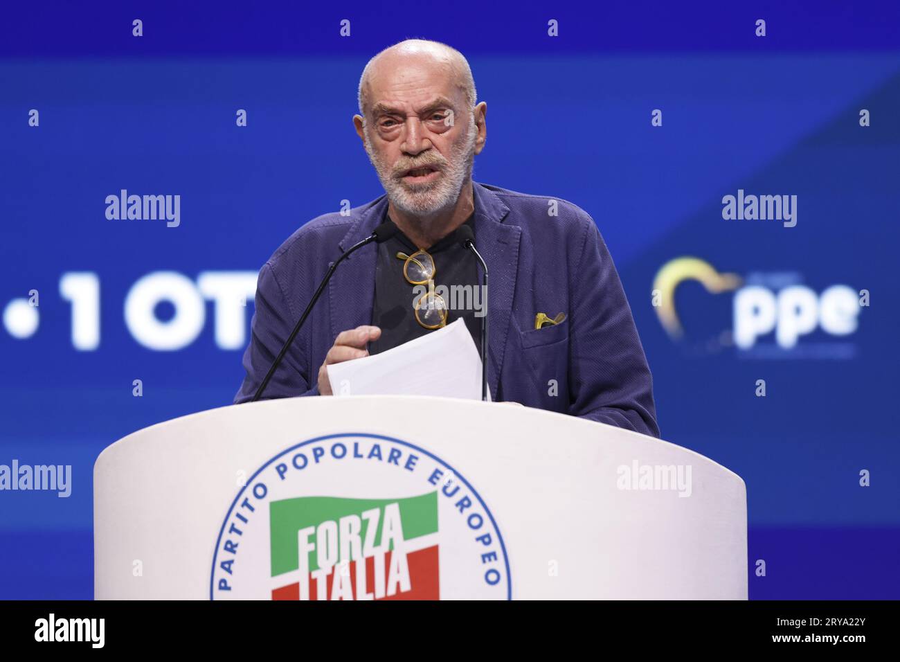 Tony capuozzo hi-res stock photography and images - Alamy