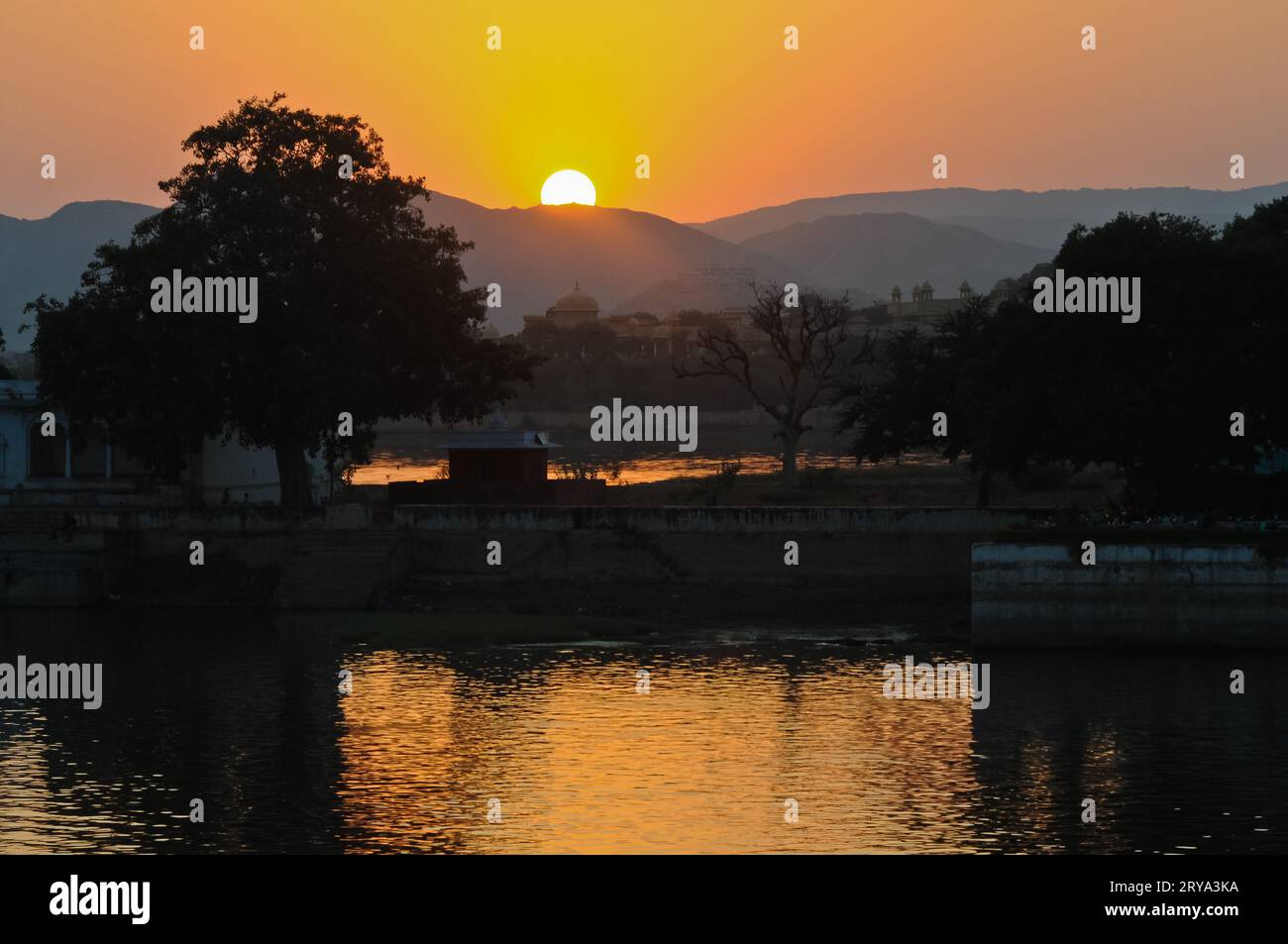 Sunset over Lake Pichola and the Green Hills of Aravallis, Udaipur ...