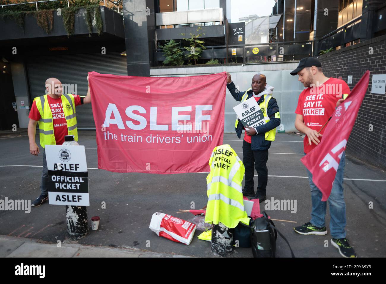 London, UK. 30th Sep, 2023. ASLEF union members on a picket line at ...