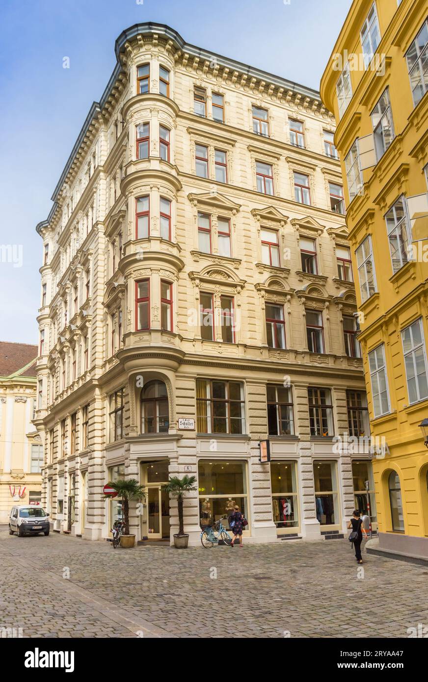 Buildings in vienna hi-res stock photography and images - Alamy