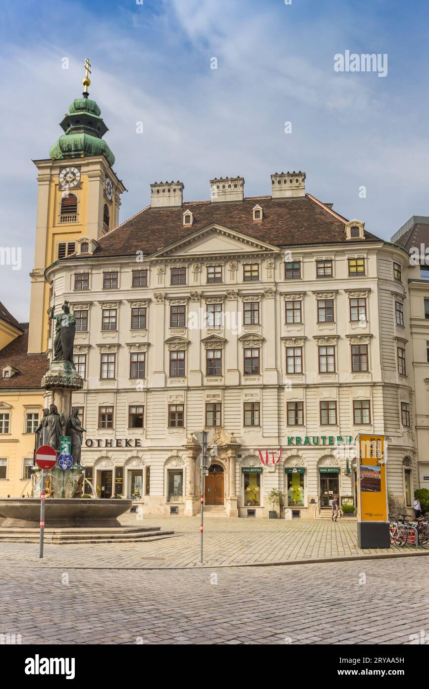 Buildings in vienna hi-res stock photography and images - Alamy