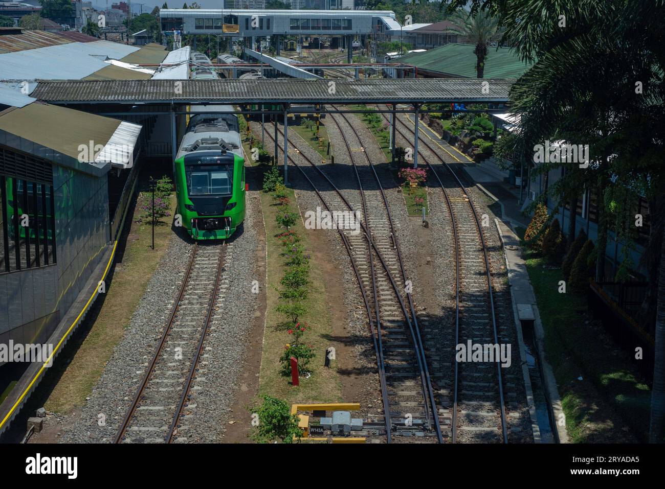 FEEDER TRAIN TEST RUN Feeder trains on the railway line at Bandung ...