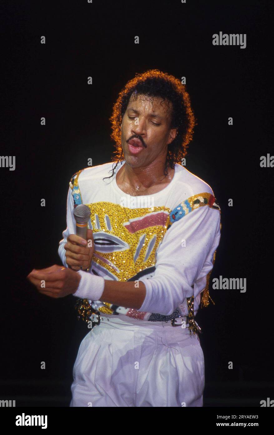 Lionel richie hello hi-res stock photography and images - Alamy
