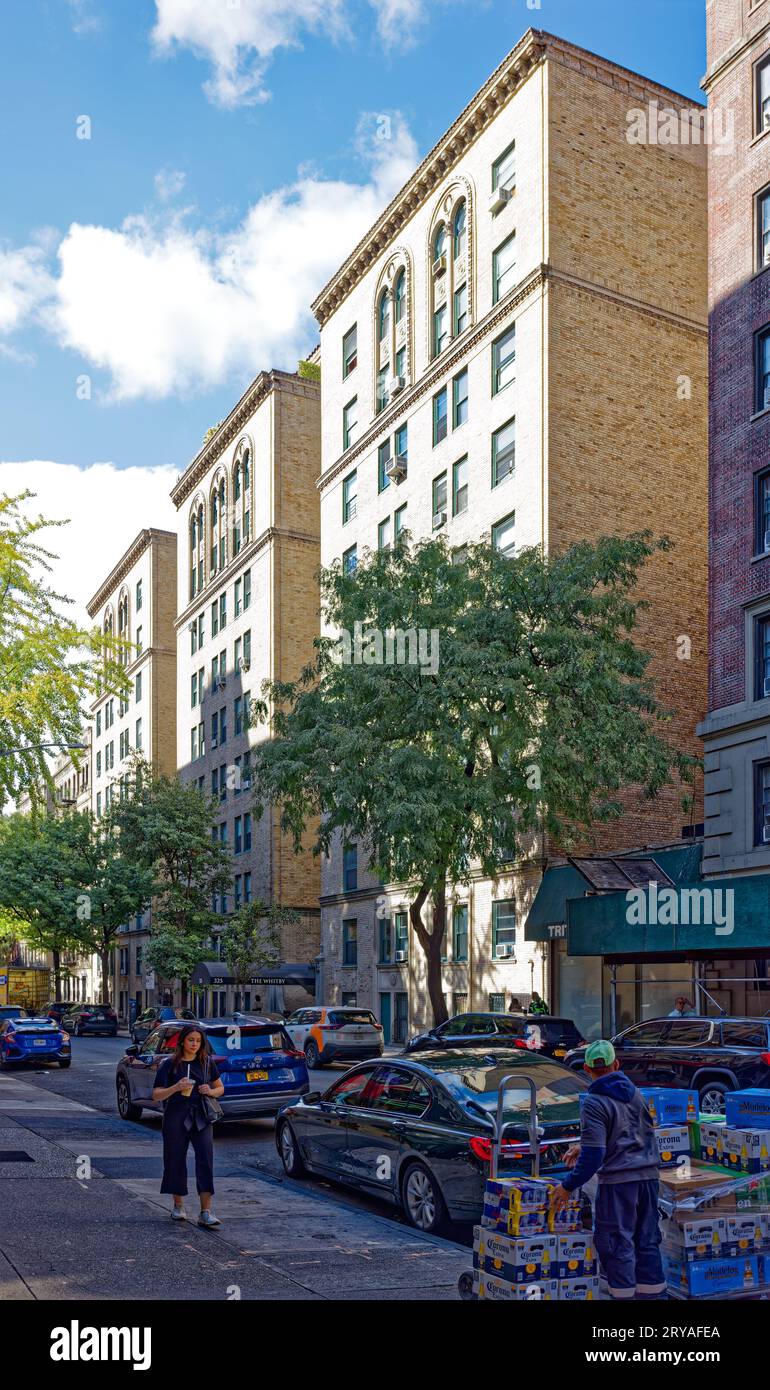 325 w 45th st hi-res stock photography and images - Alamy