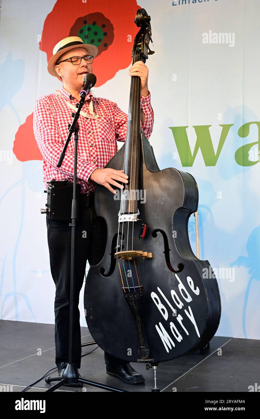 Vienna, Austria. September 28, 2023. Austrian folk musicians Stock ...