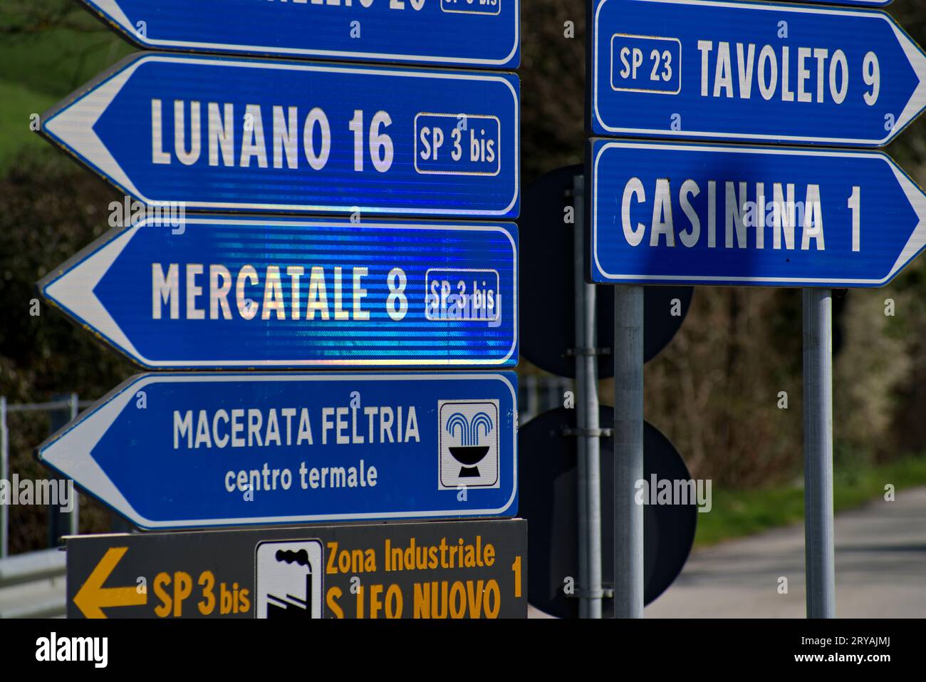 Indicazioni cartello stradale hi-res stock photography and images - Alamy