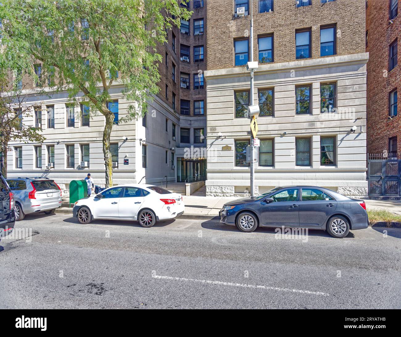 Emery Roth-designed 706 Riverside Drive has a split personality: Its ...