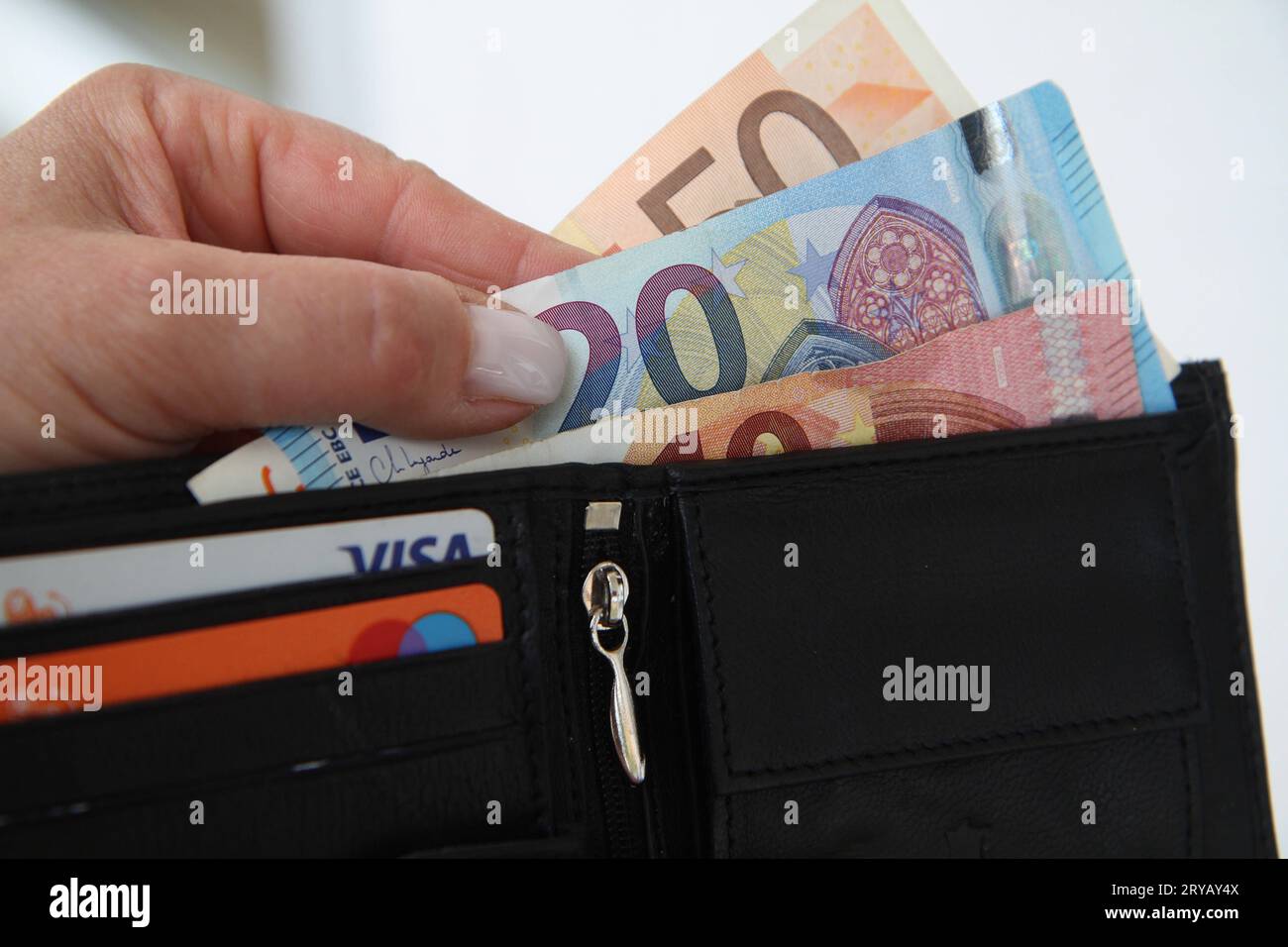 Winden Themenbild - Geldbeutel, Portemonnaie, Geldboerse mit ...