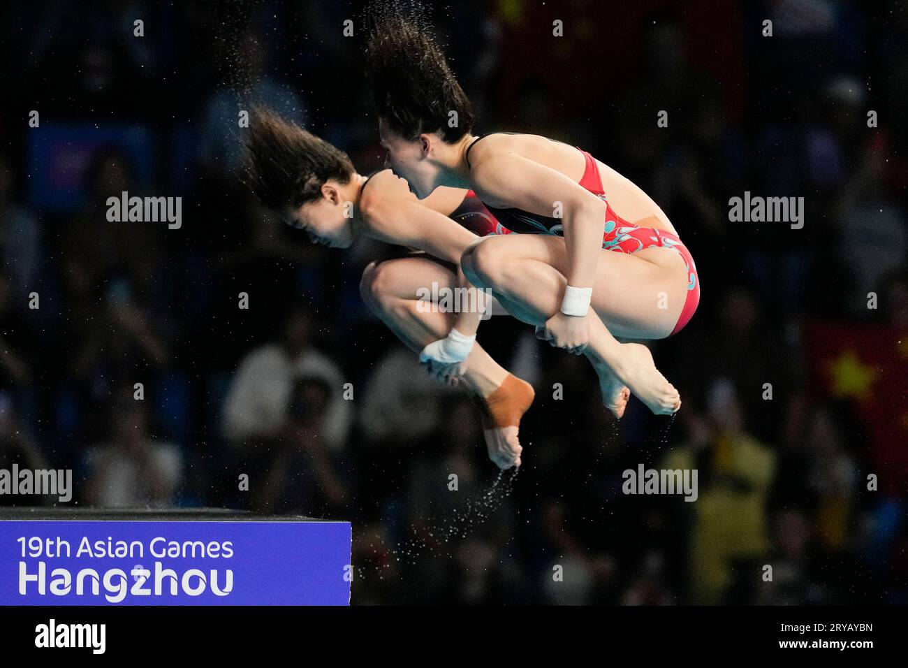 China's Hongchan Quan and Yuxi Chen compete during the women's ...