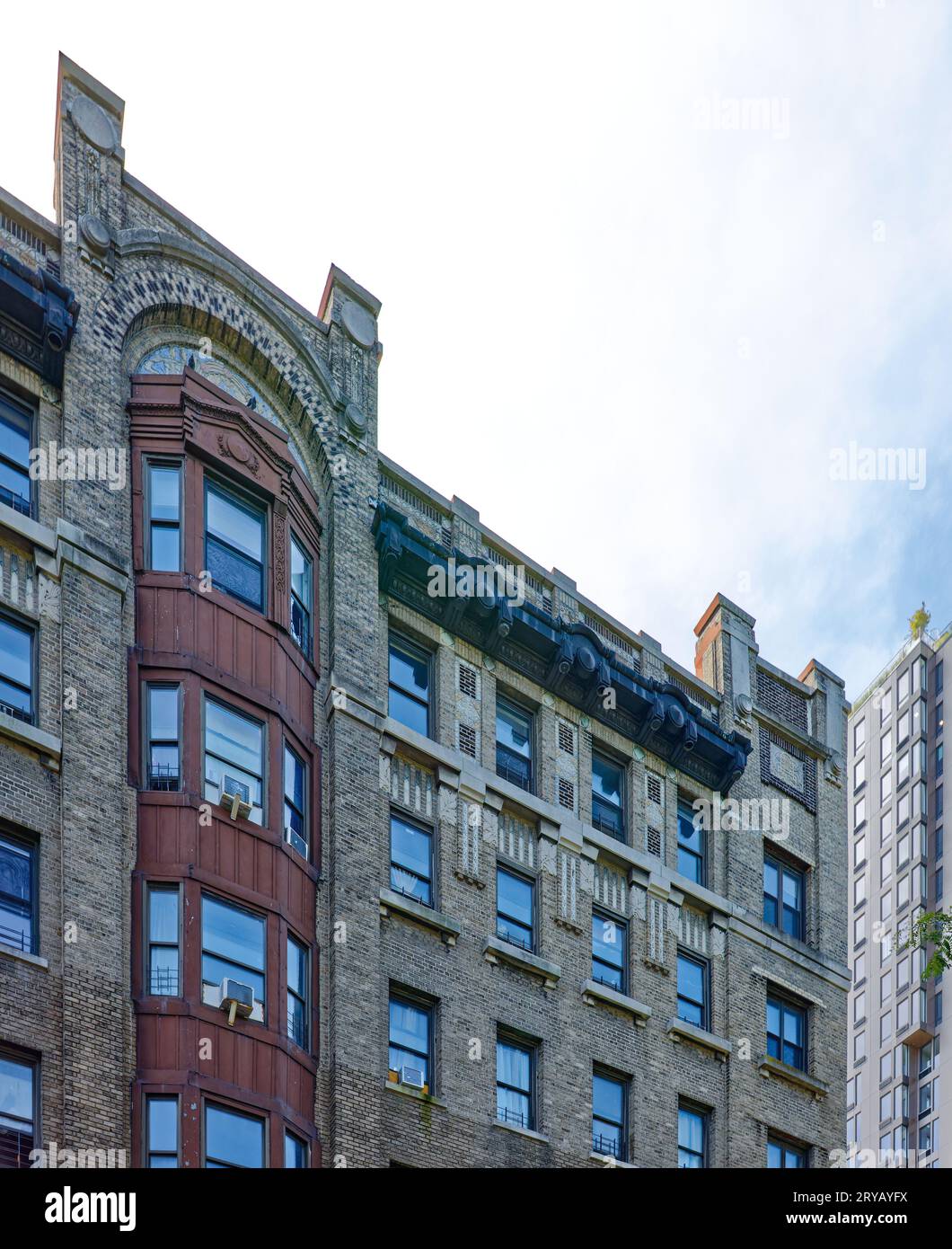 Emery Roth-designed Halidon Court in Hamilton Heights was built in 1910 ...