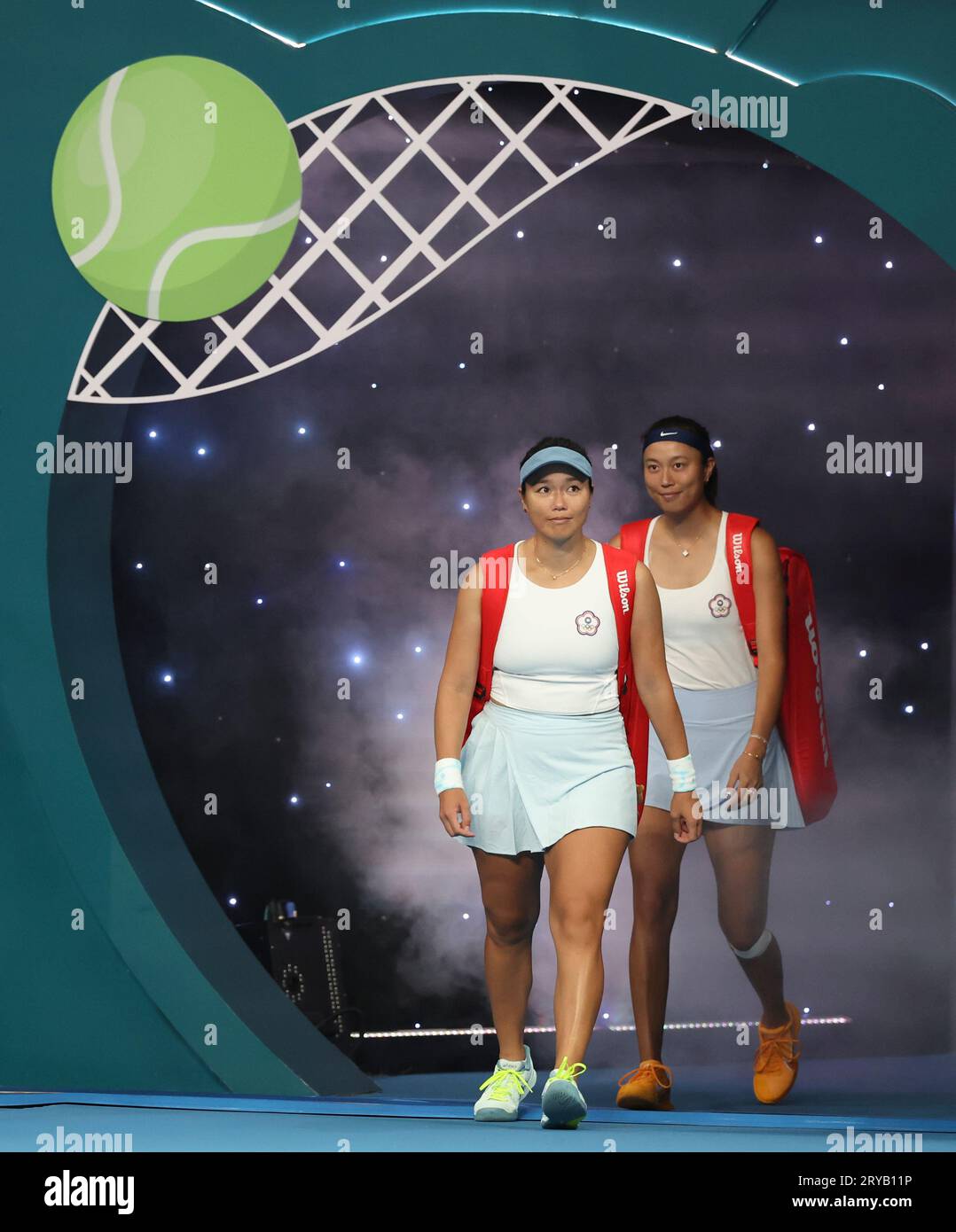 Hangzhou, China's Zhejiang Province. 30th Sep, 2023. Chan Hao-ching (R ...