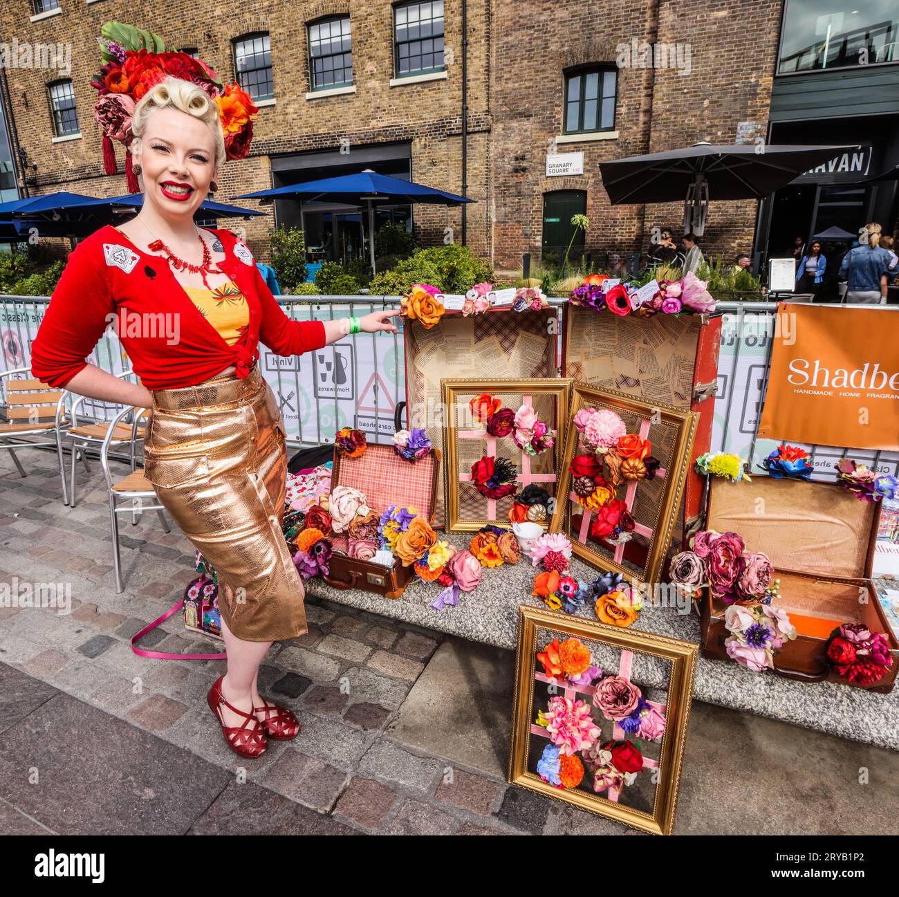 Kingscross vintage car booth sale hi-res stock photography and images ...