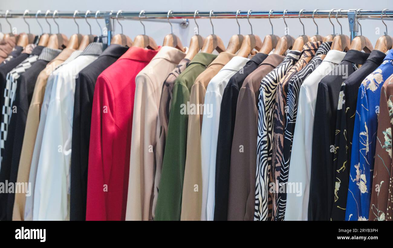 Changing room yellow shirt hi-res stock photography and images - Alamy