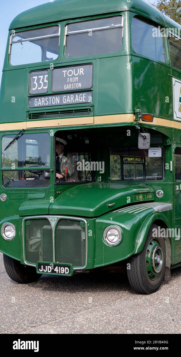 1940s bus station hi-res stock photography and images - Alamy