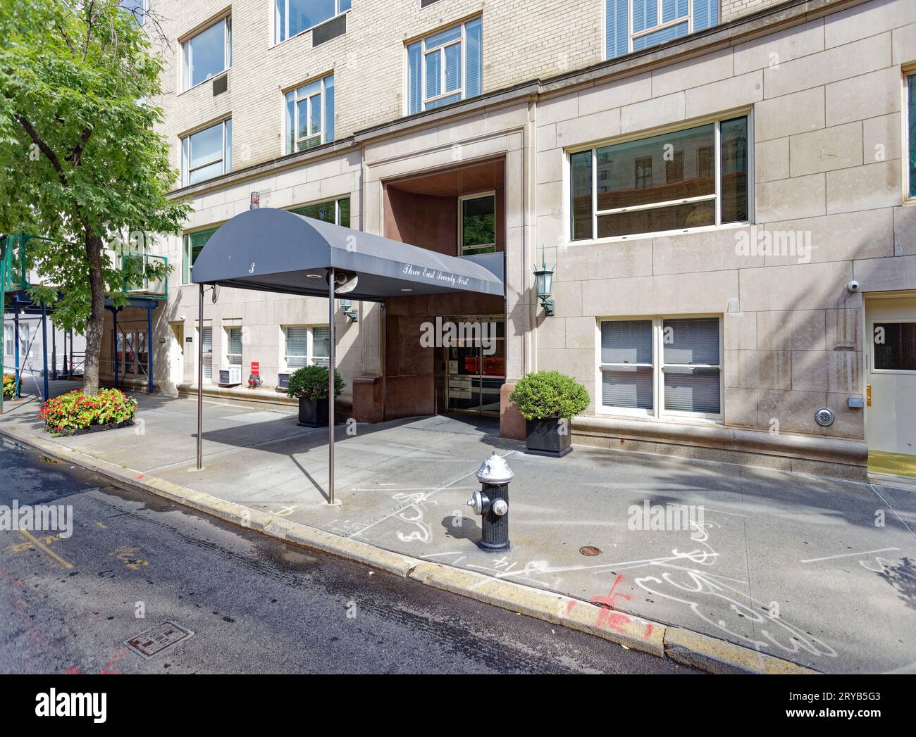 East 71st street new york hi-res stock photography and images - Alamy