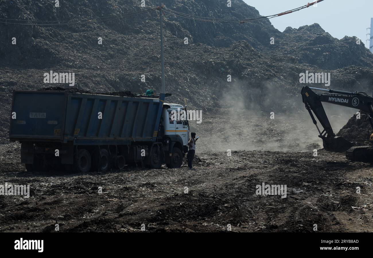 Dumper truck india hi-res stock photography and images - Alamy