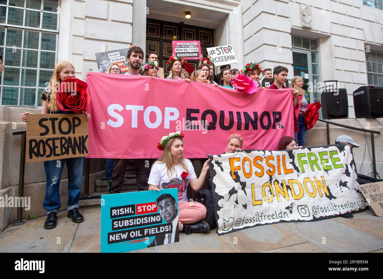 London, England, UK. 30th Sep, 2023. Extinction Rebellion activists ...
