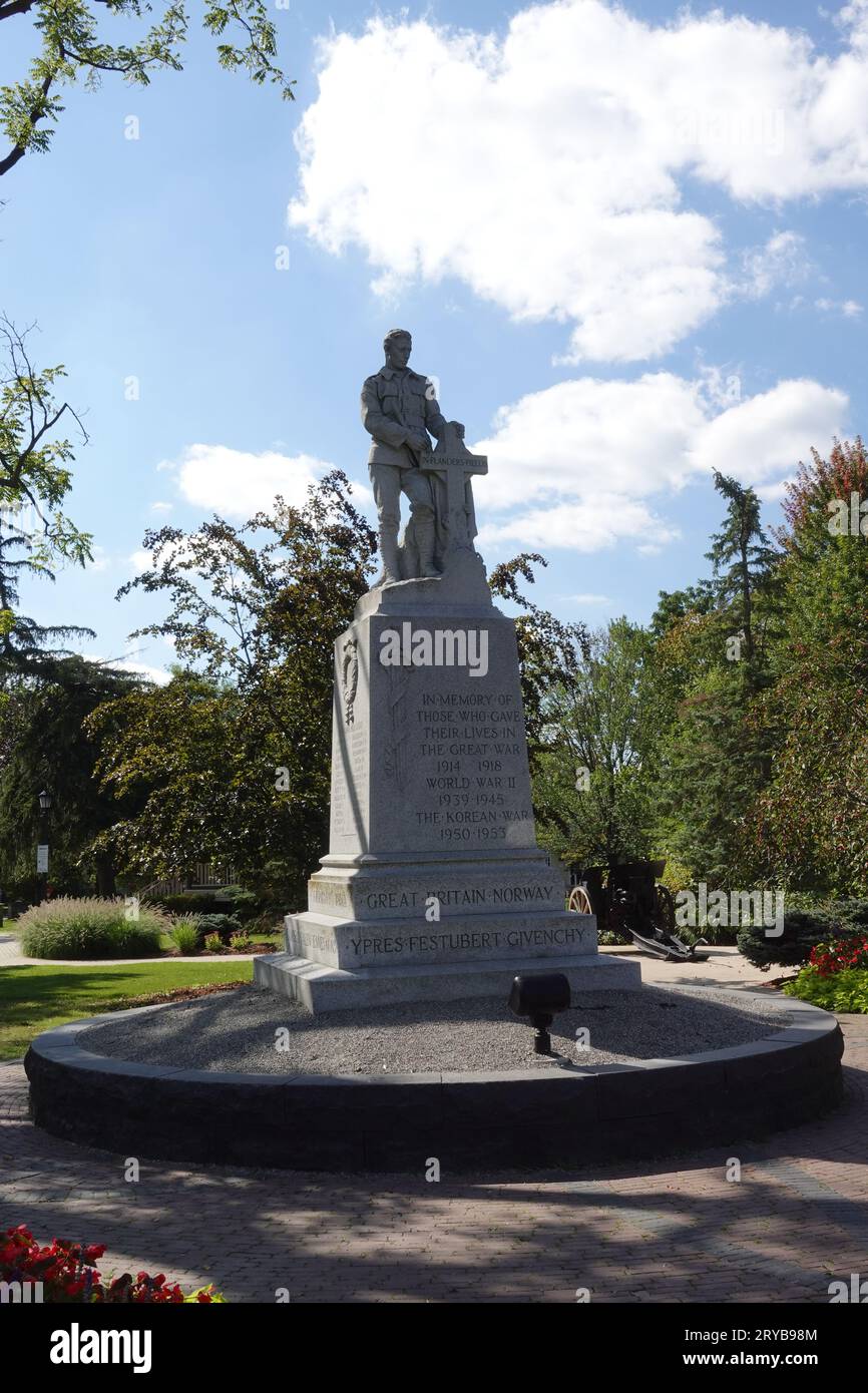 A war memorial in front of Milton Town Hall Stock Photo - Alamy