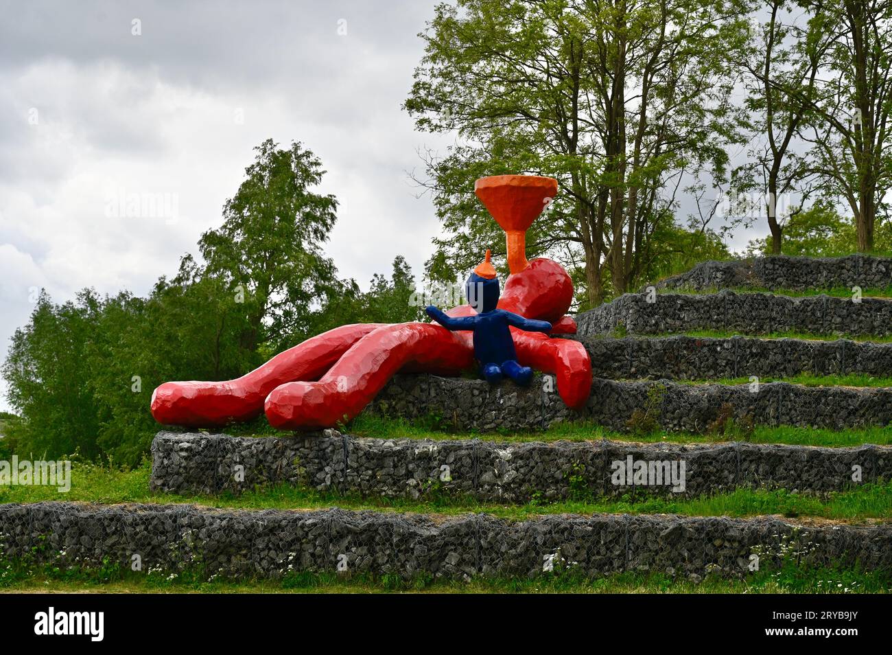 The sculpture 'The big Funnelman', on the shoulder of the highway near ...