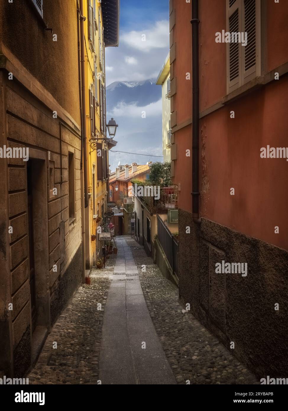Italian villages hi-res stock photography and images - Alamy